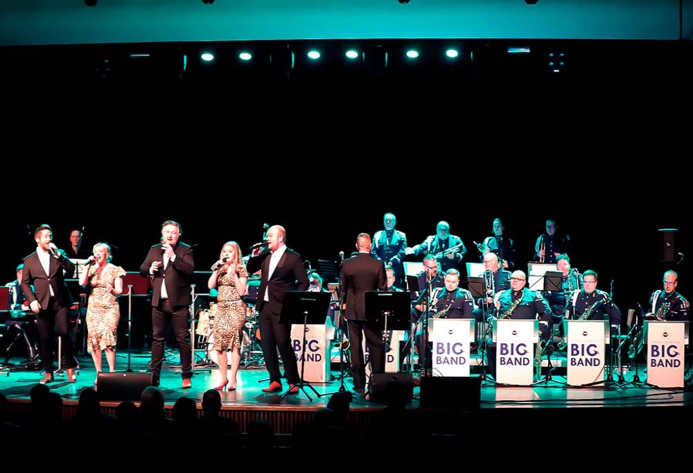 Joukko Muuttuu Mutta Henki Pysyy Ilmavoimien Big Band Ja Club For Joukko Muuttuu Mutta Henki Pysyy Ilmavoimien Big Band Ja Club For